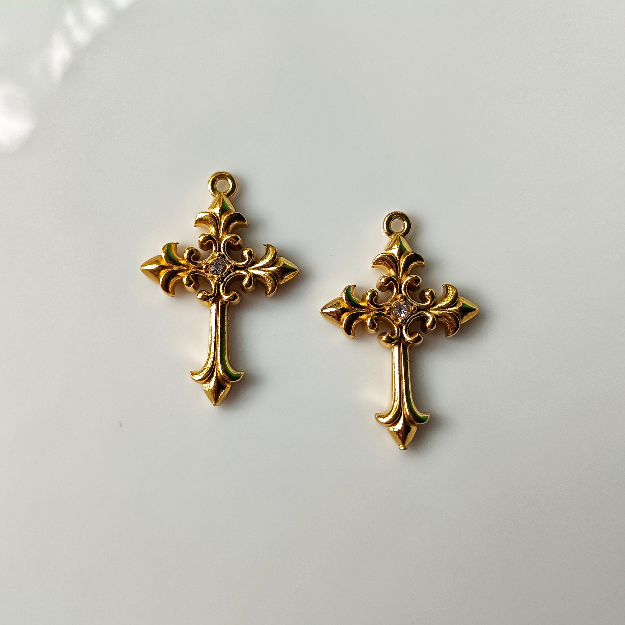 Stainless Steel Cross Charms – Nylaa Crafts